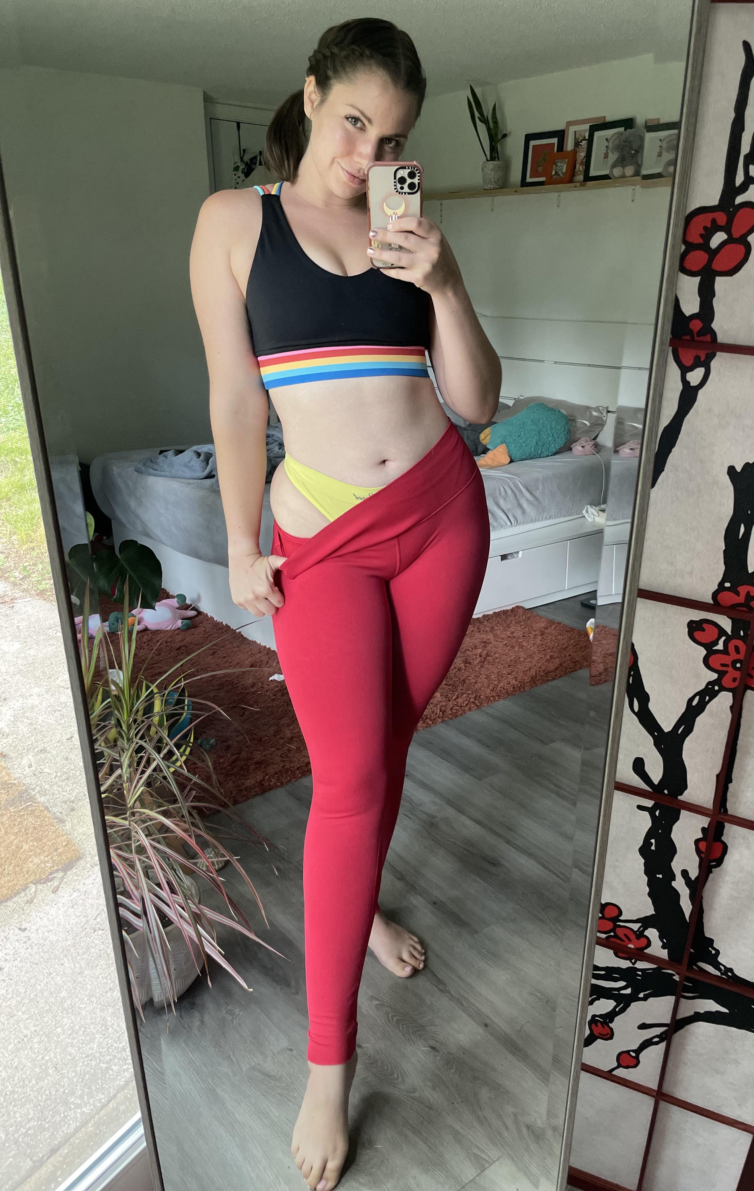 Sneak peek. [F] | Scrolller