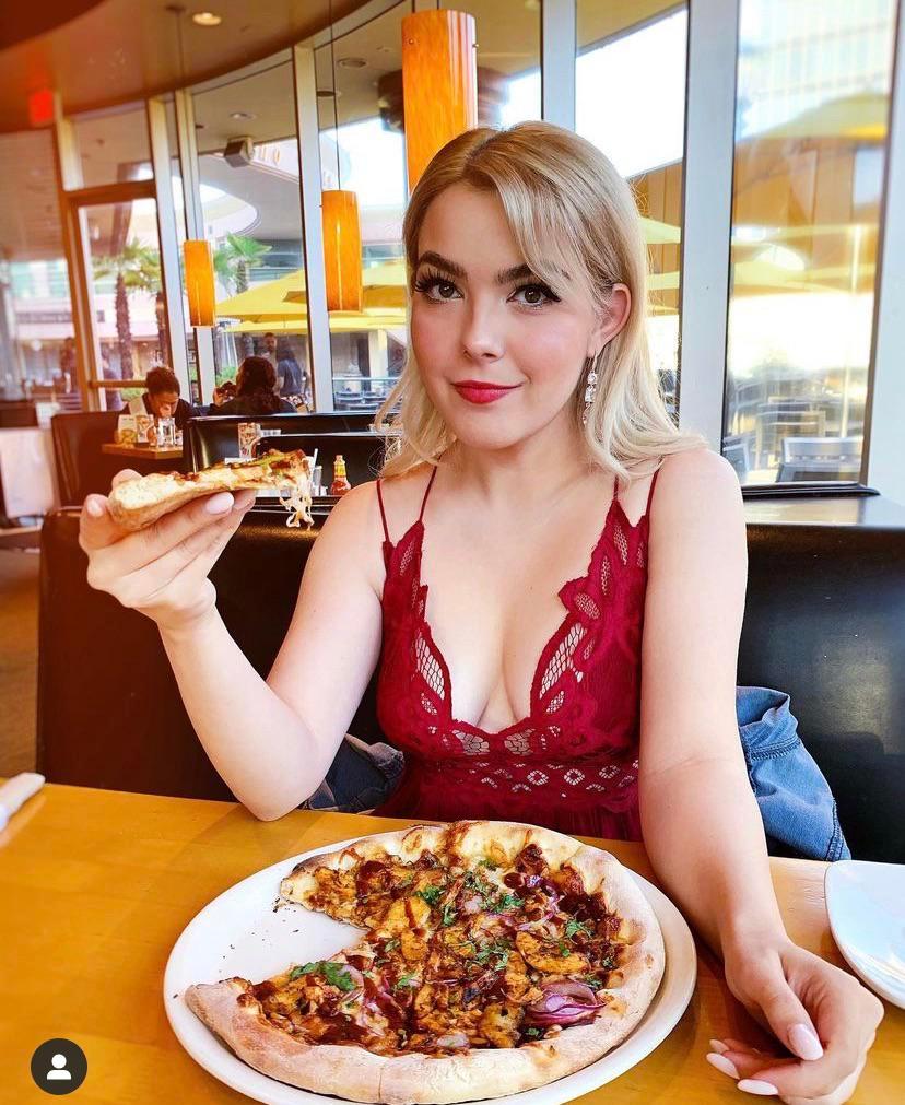 So hard for Katherine Steele! 😍 | Scrolller