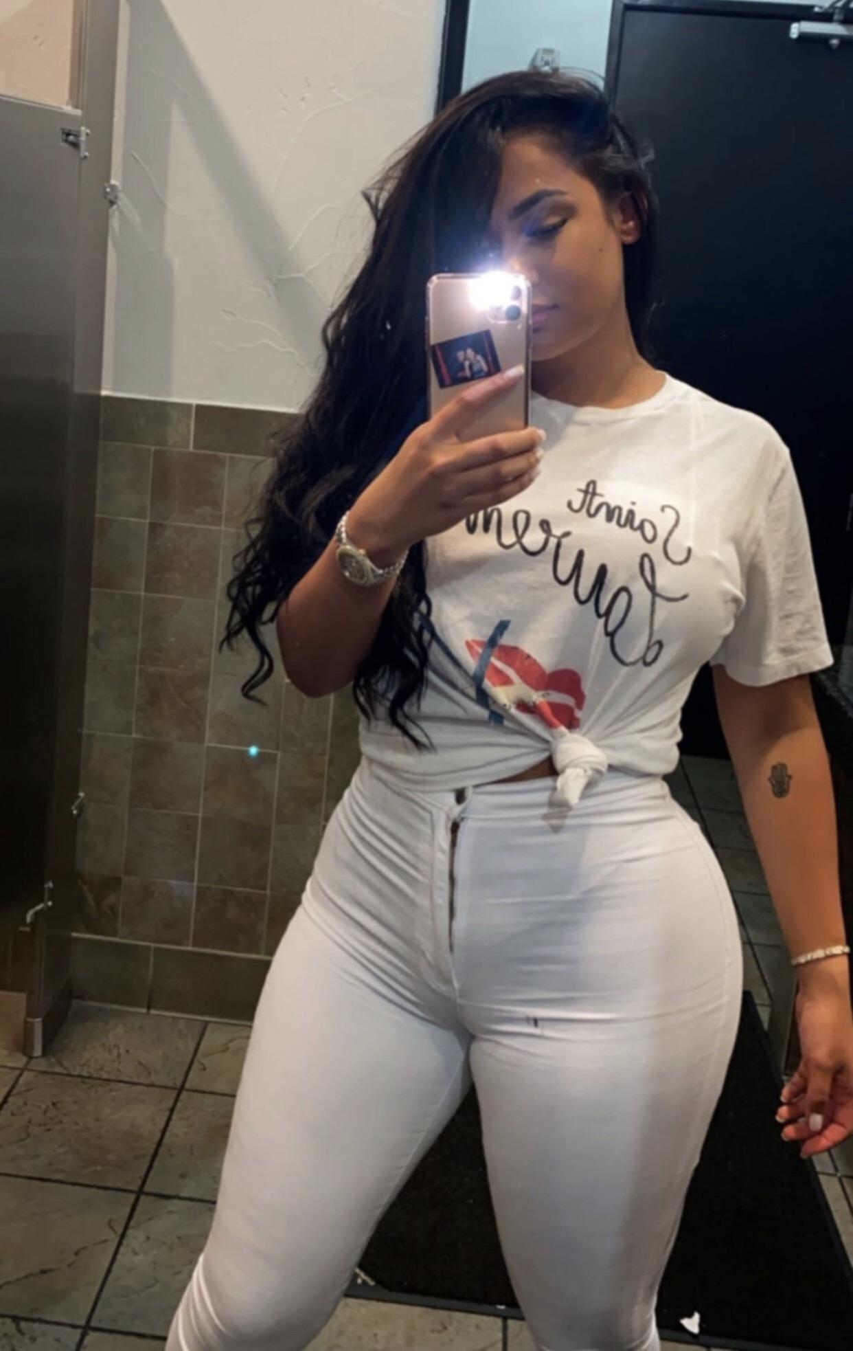 So thicc | Scrolller