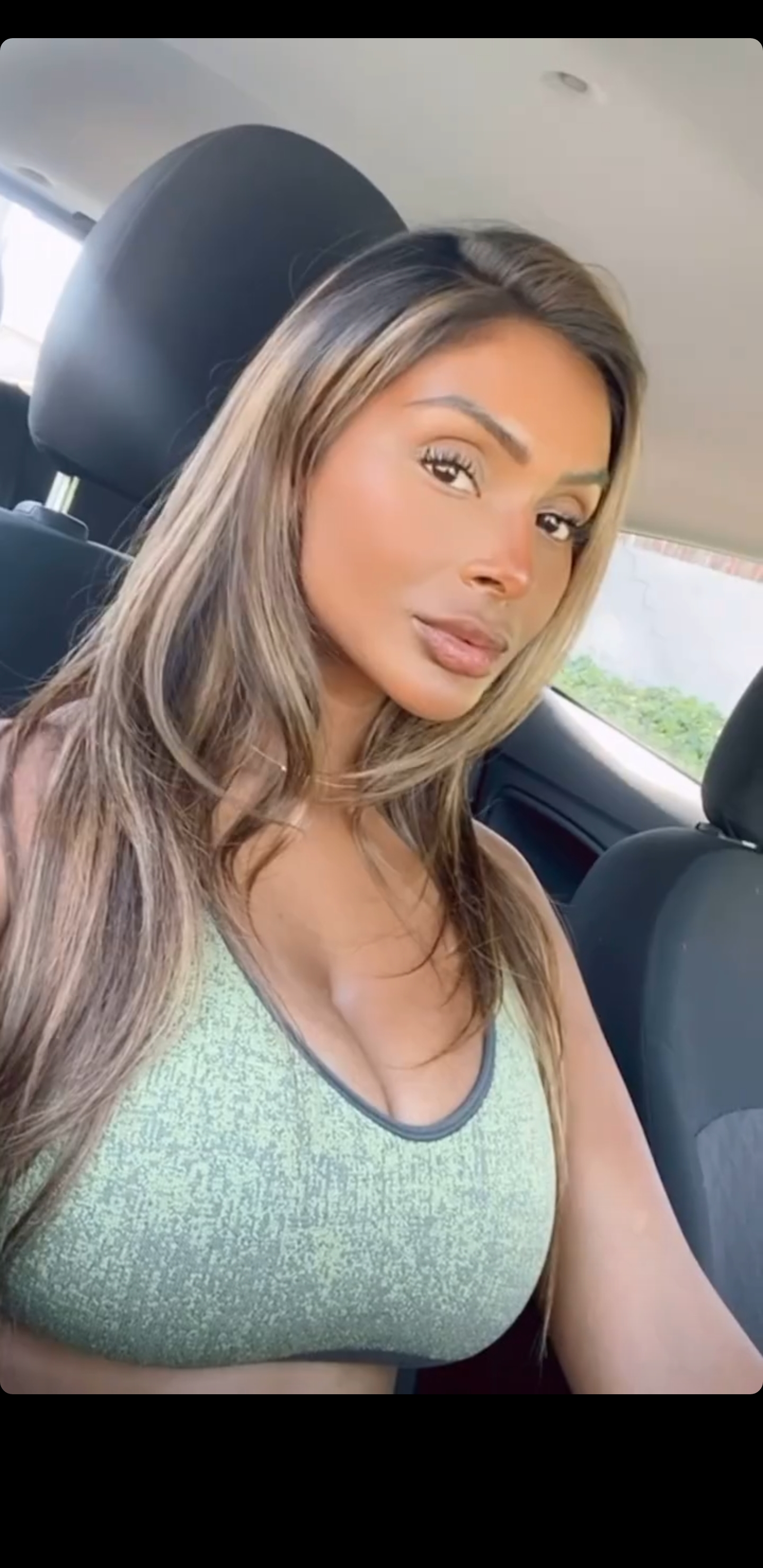 So, wow Sarah mak | Scrolller