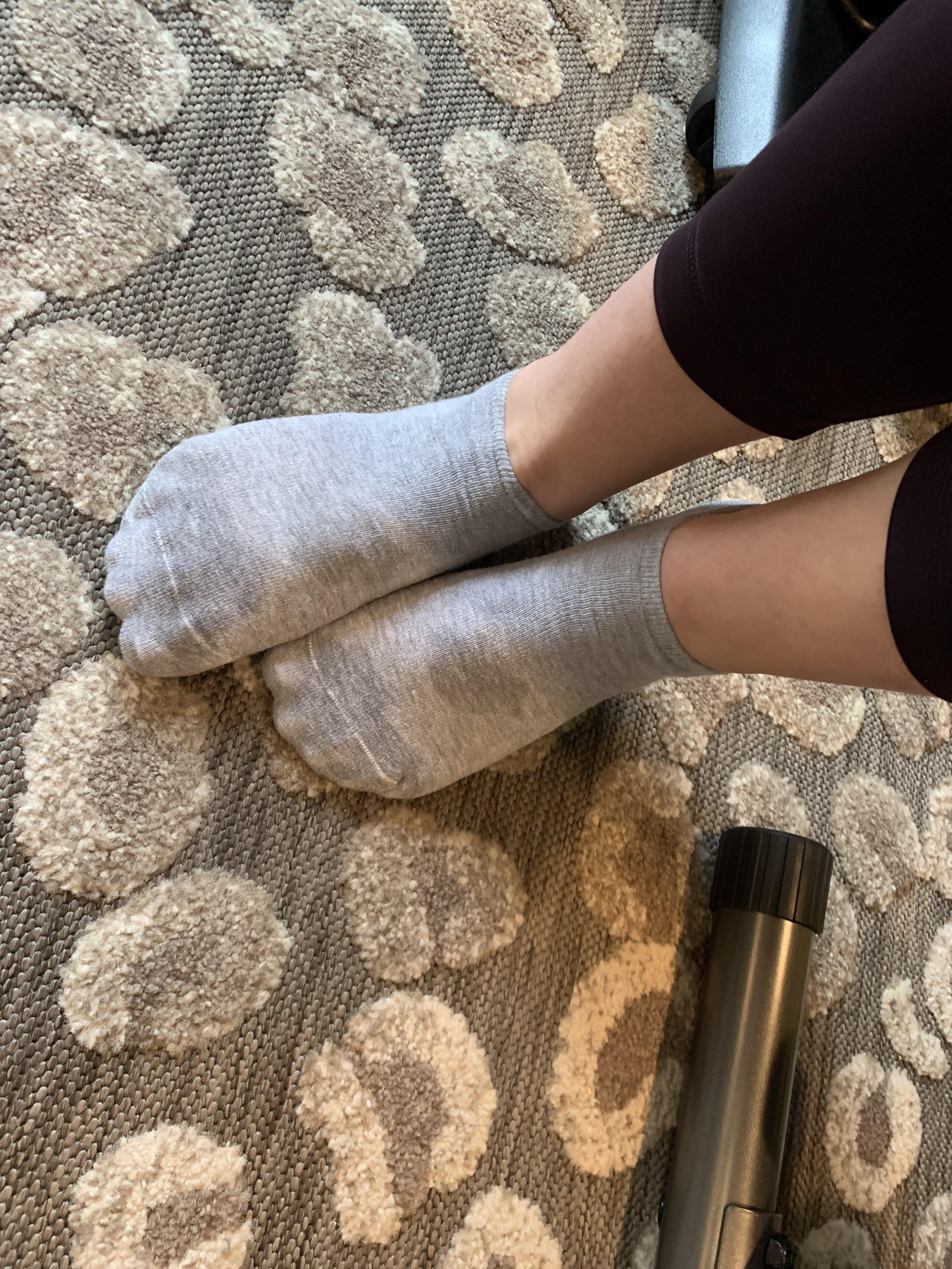 Socks worn 3 days working out! Imagine what they smell like? Your imagination can be reality ...