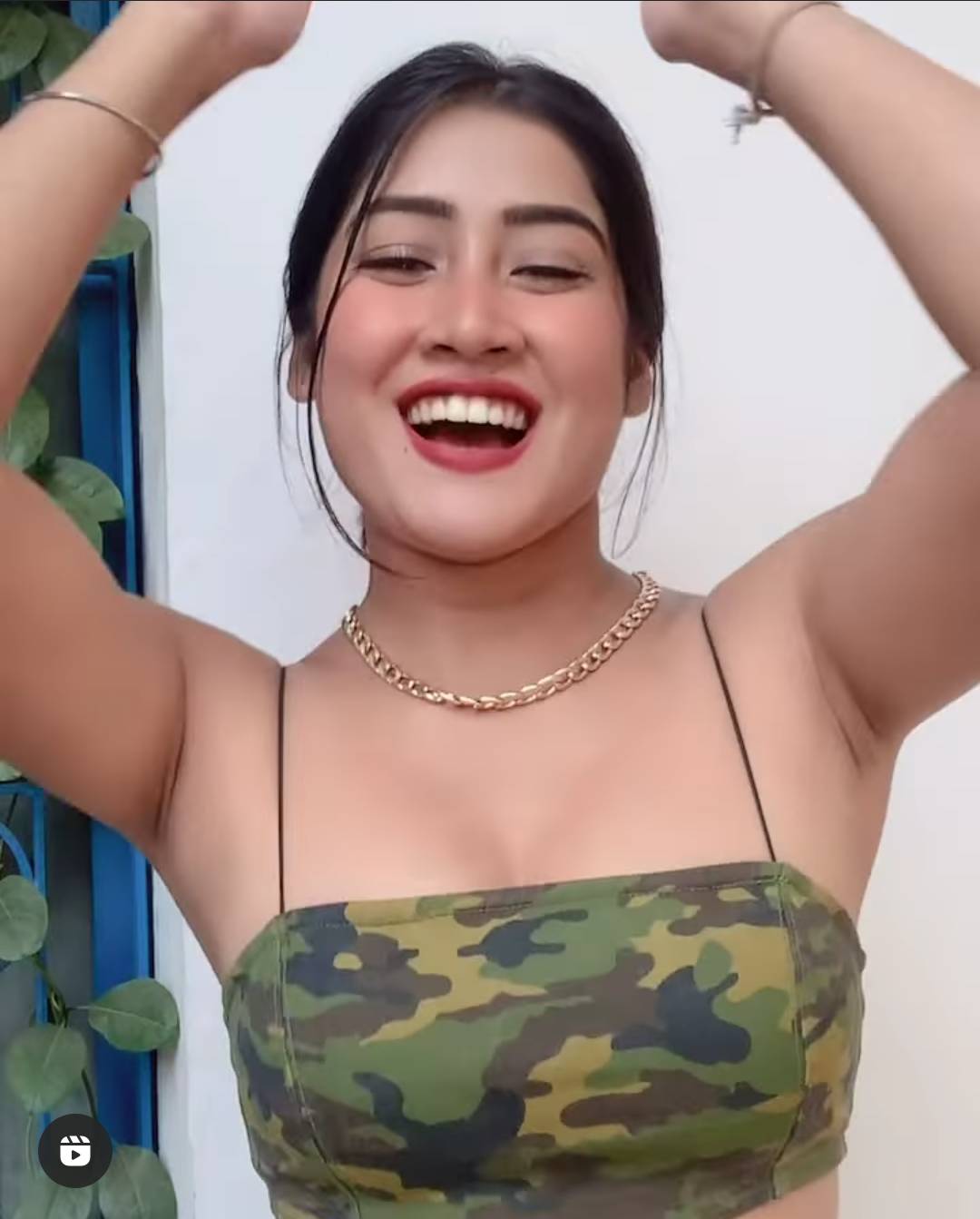 Sofia Ansari | Scrolller