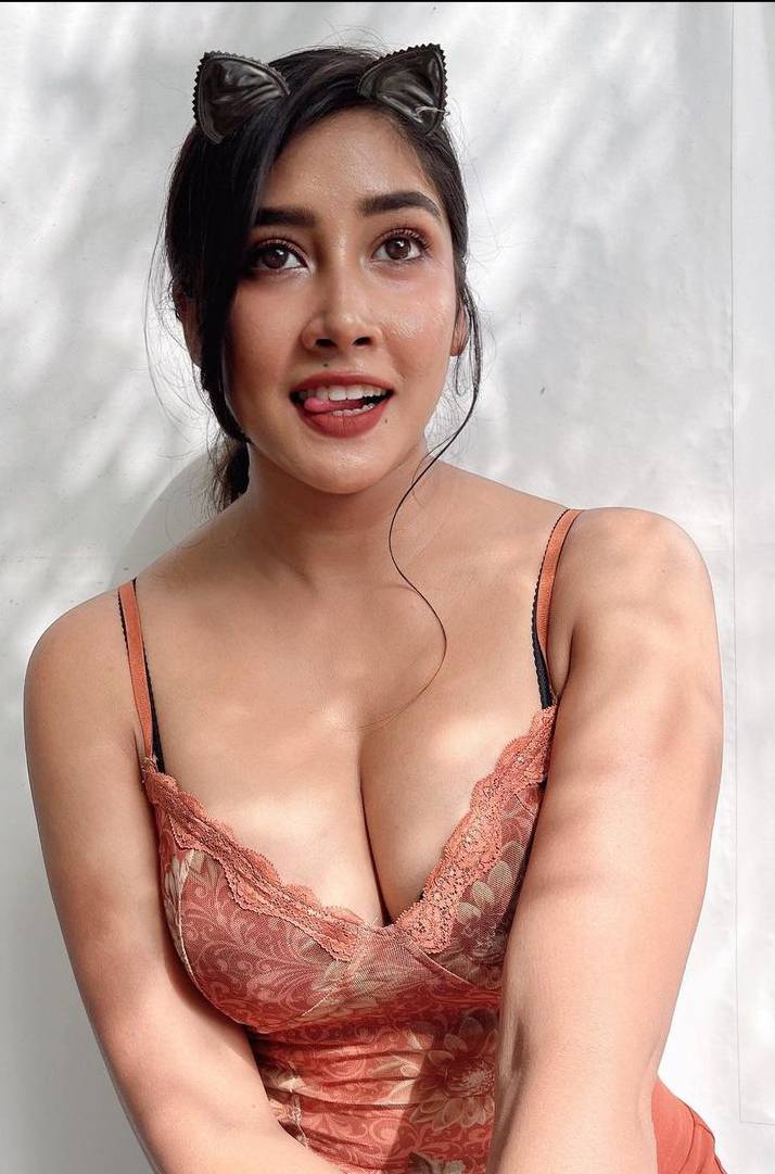 Sofia Ansari | Scrolller