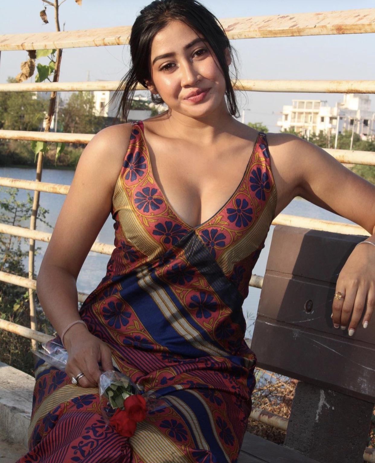 Sofia Ansari | Scrolller