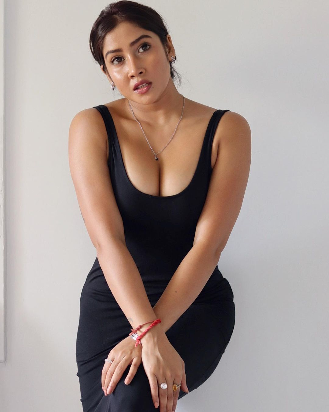 Sofia Ansari Tits Bursting Out. | Scrolller