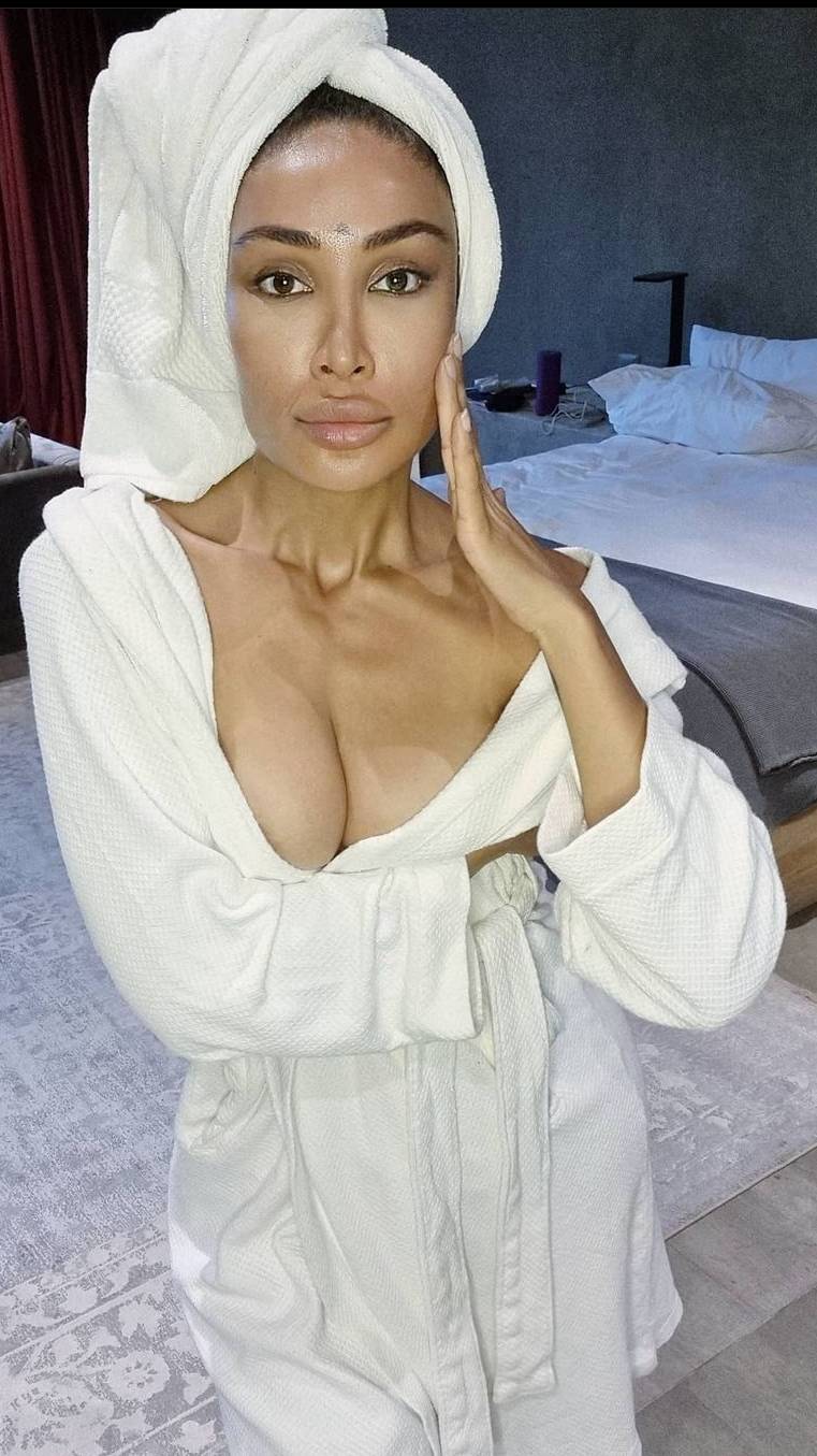 Sofia Hayat | Scrolller