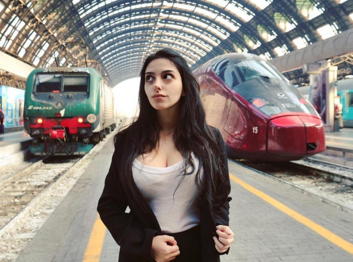 Sofia Mina Delle Cave [irtr] | Scrolller