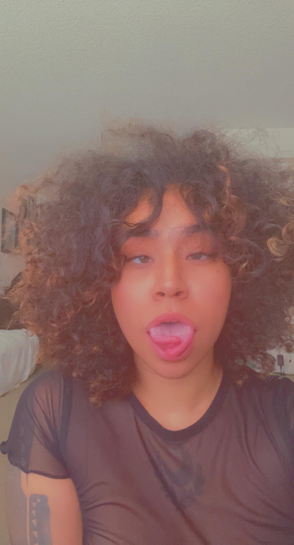 Soft split tongue ahegao 🥰🌸🌸🌸 | Scrolller