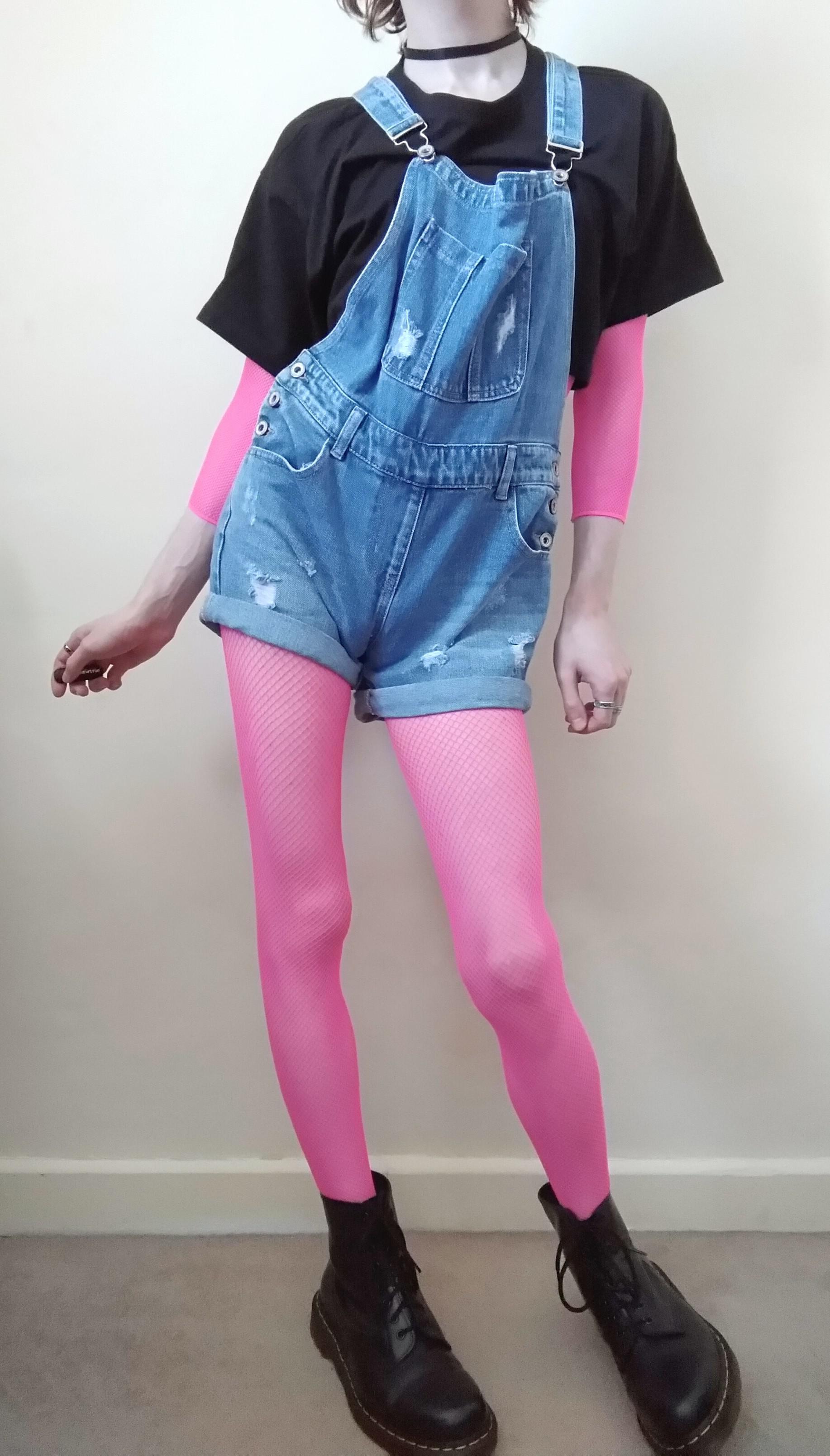 Soft boi requires hugs pls 🌈 | Scrolller