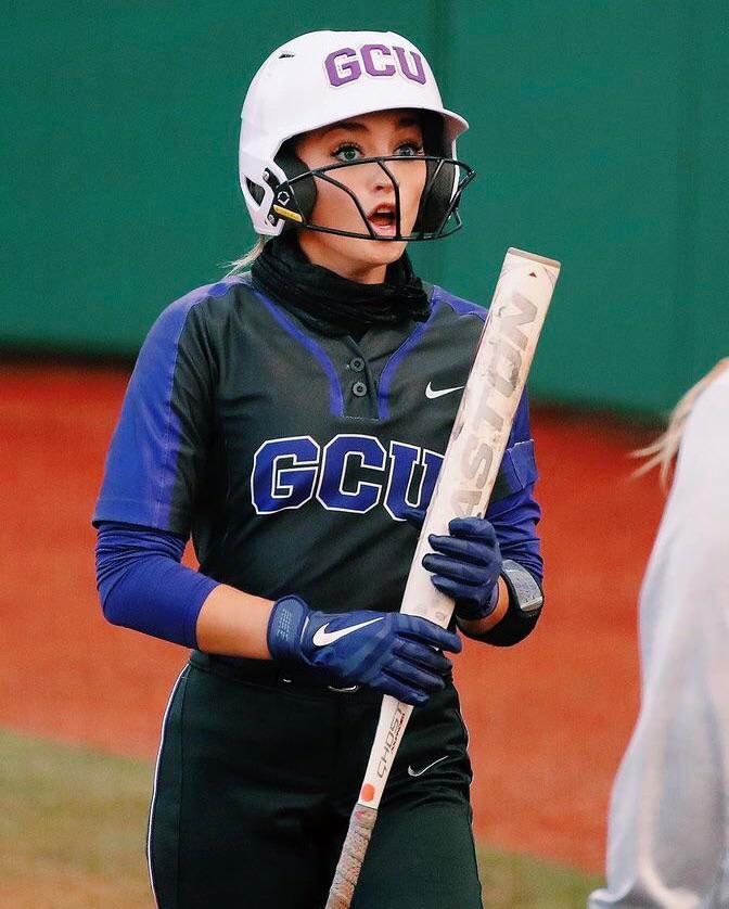 Softball girl | Scrolller