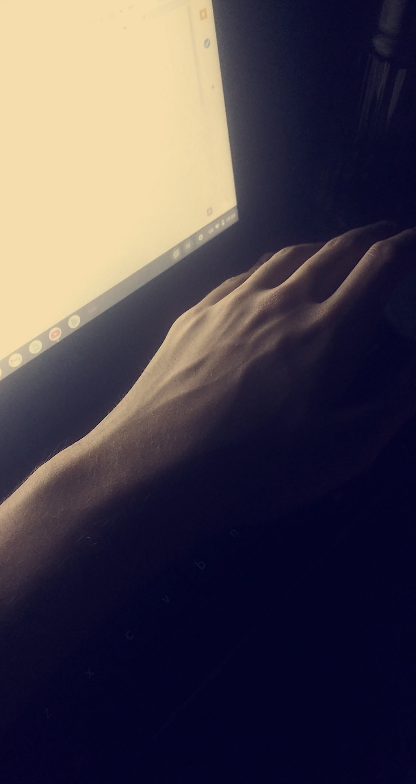 Some laptop lighting | Scrolller