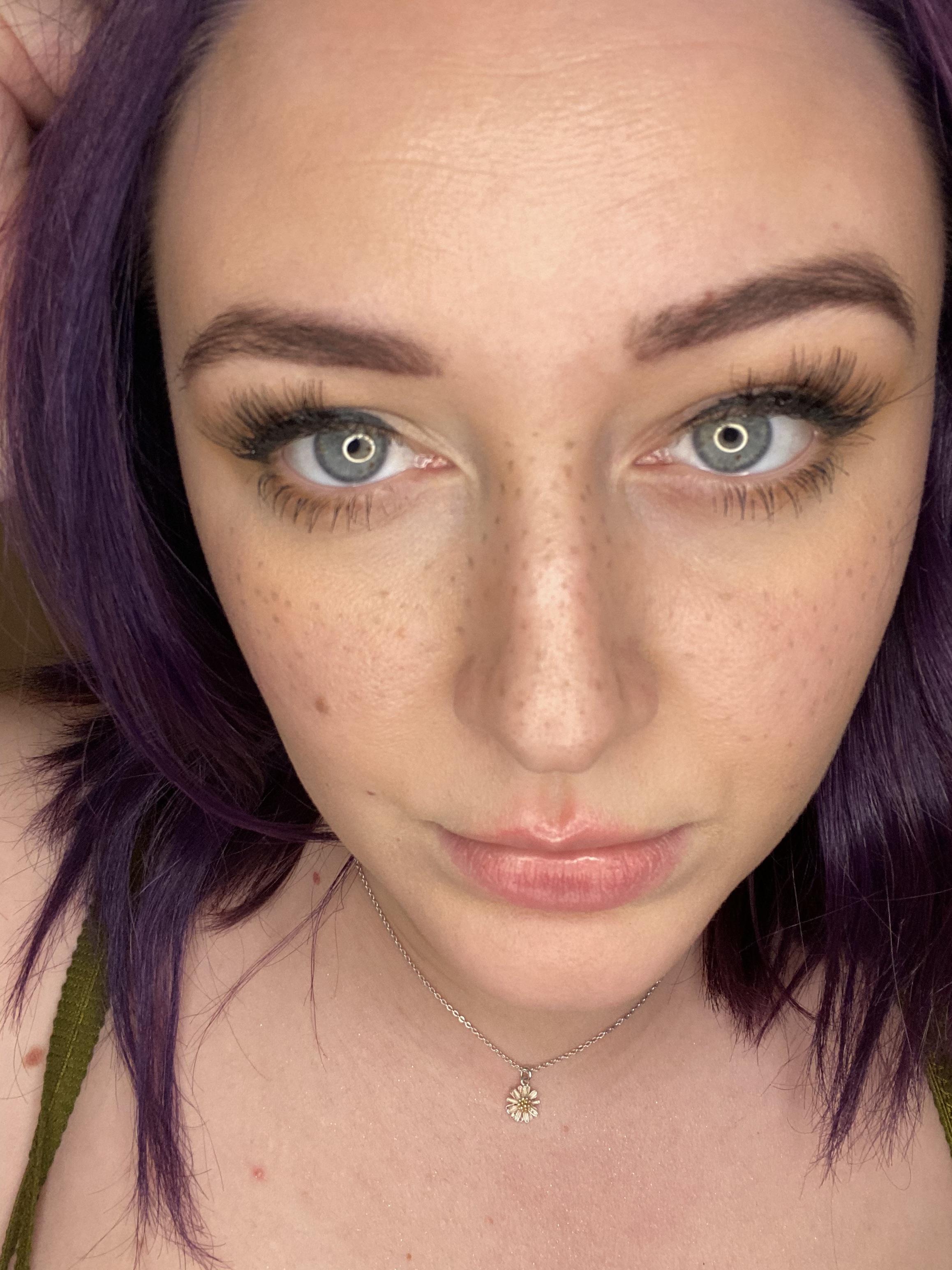 I like that eye contact makes people uncomfortable 🥵 | Scrolller