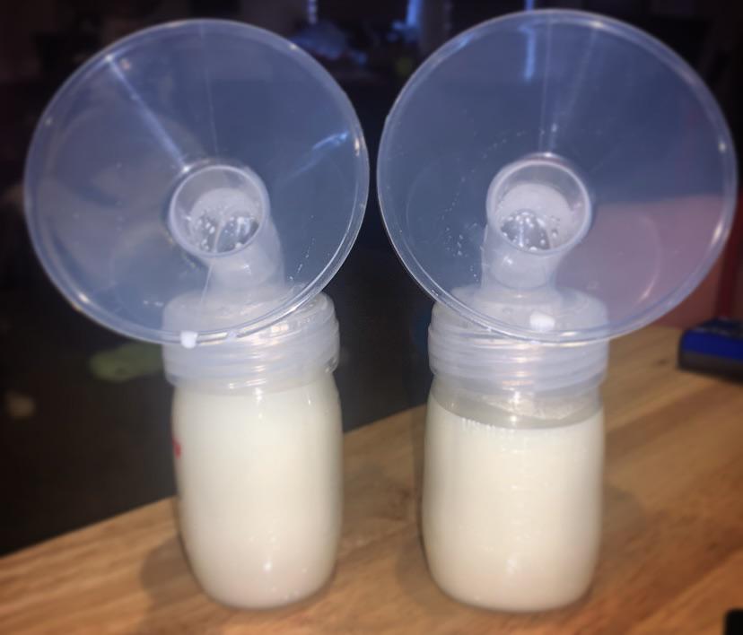 SOOO MUCH MILK!!!!! One pump session ! | Scrolller