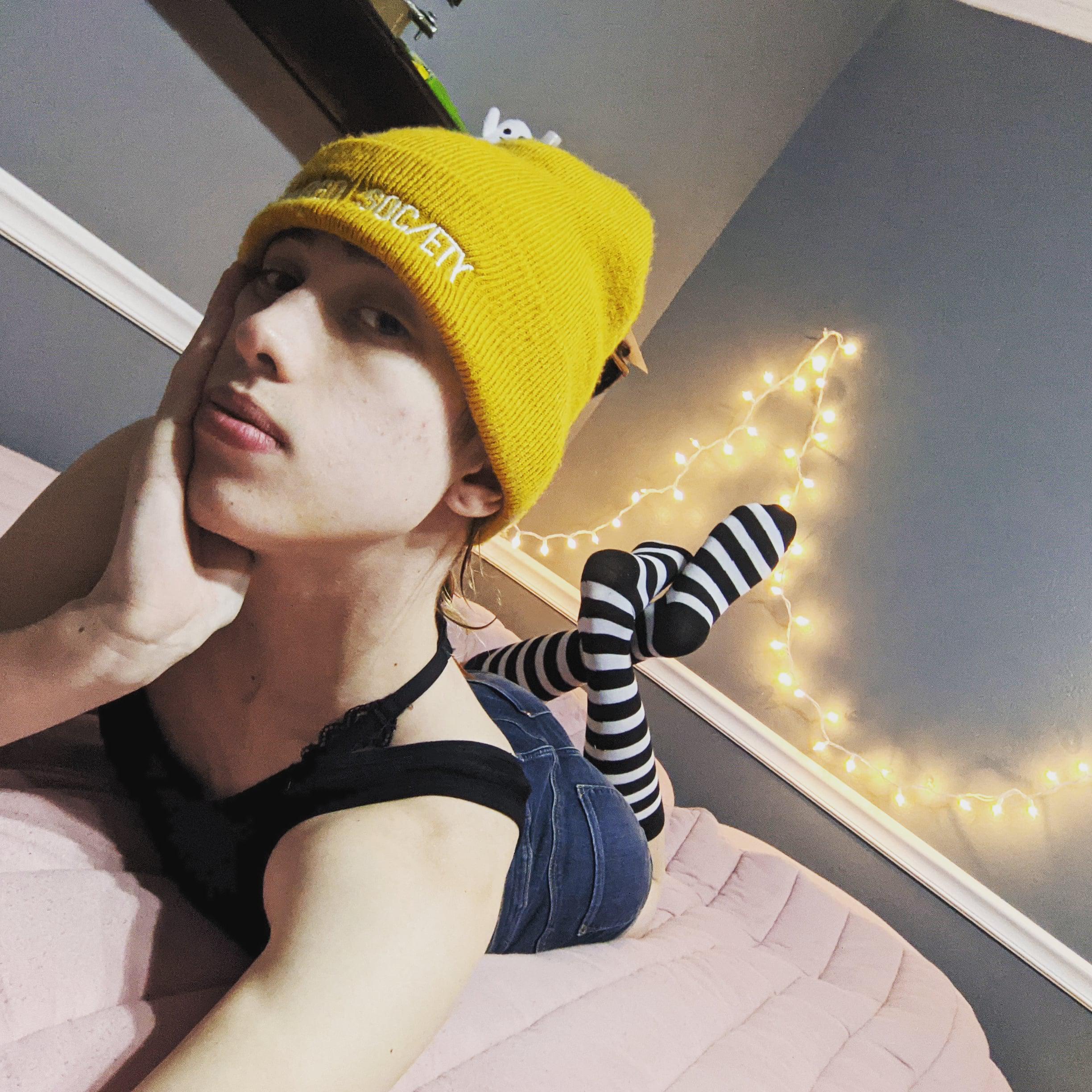 Sooooo need to be stretched out 🥵 | Scrolller