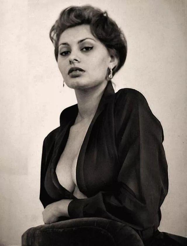 Sophia Loren in the 1950s. | Scrolller