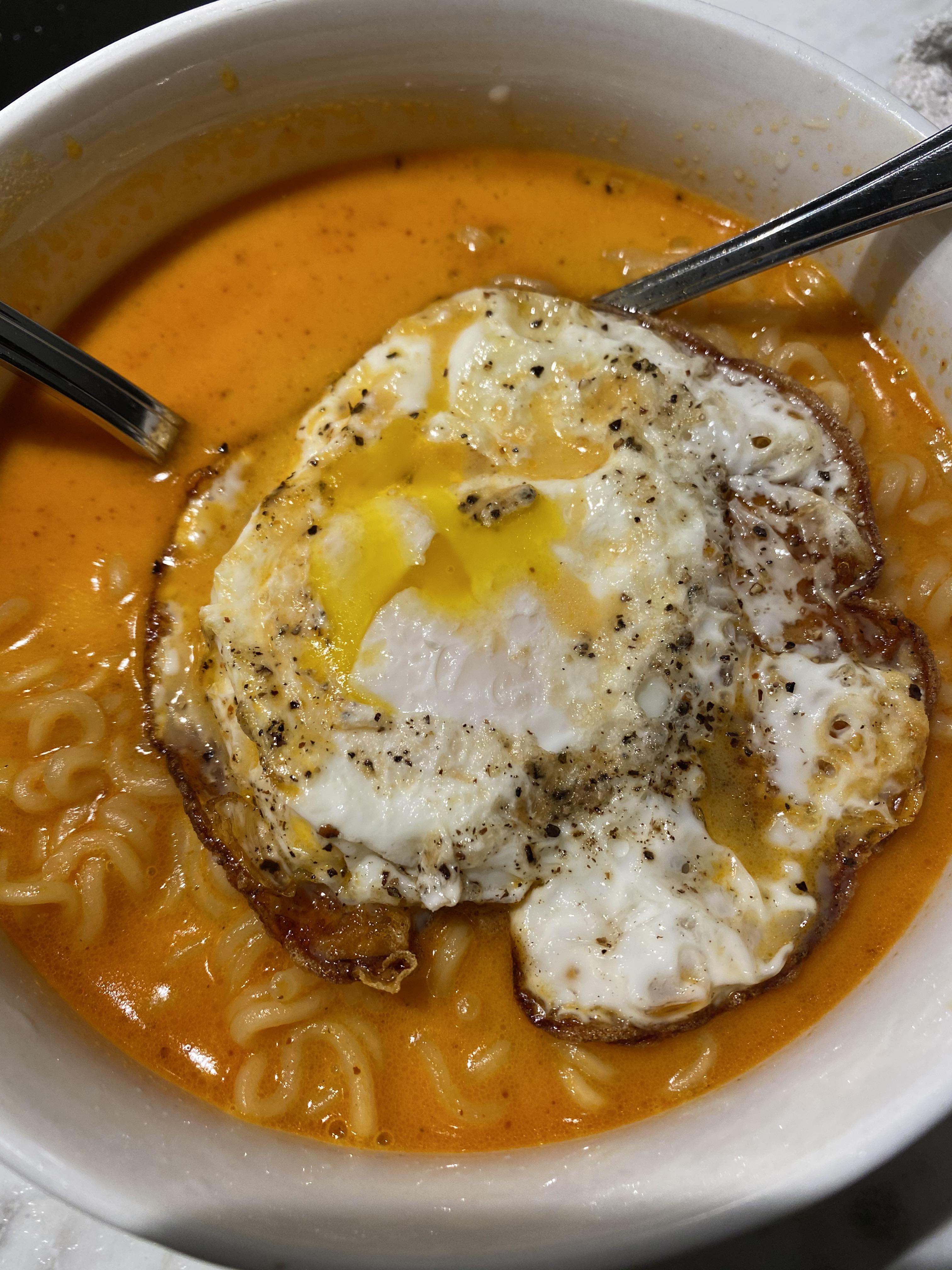 Spicy noodles with crispy fried egg | Scrolller