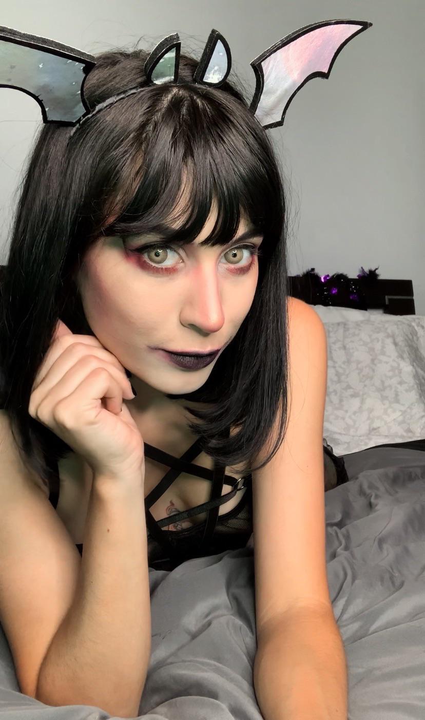 Spoopy🦇 | Scrolller