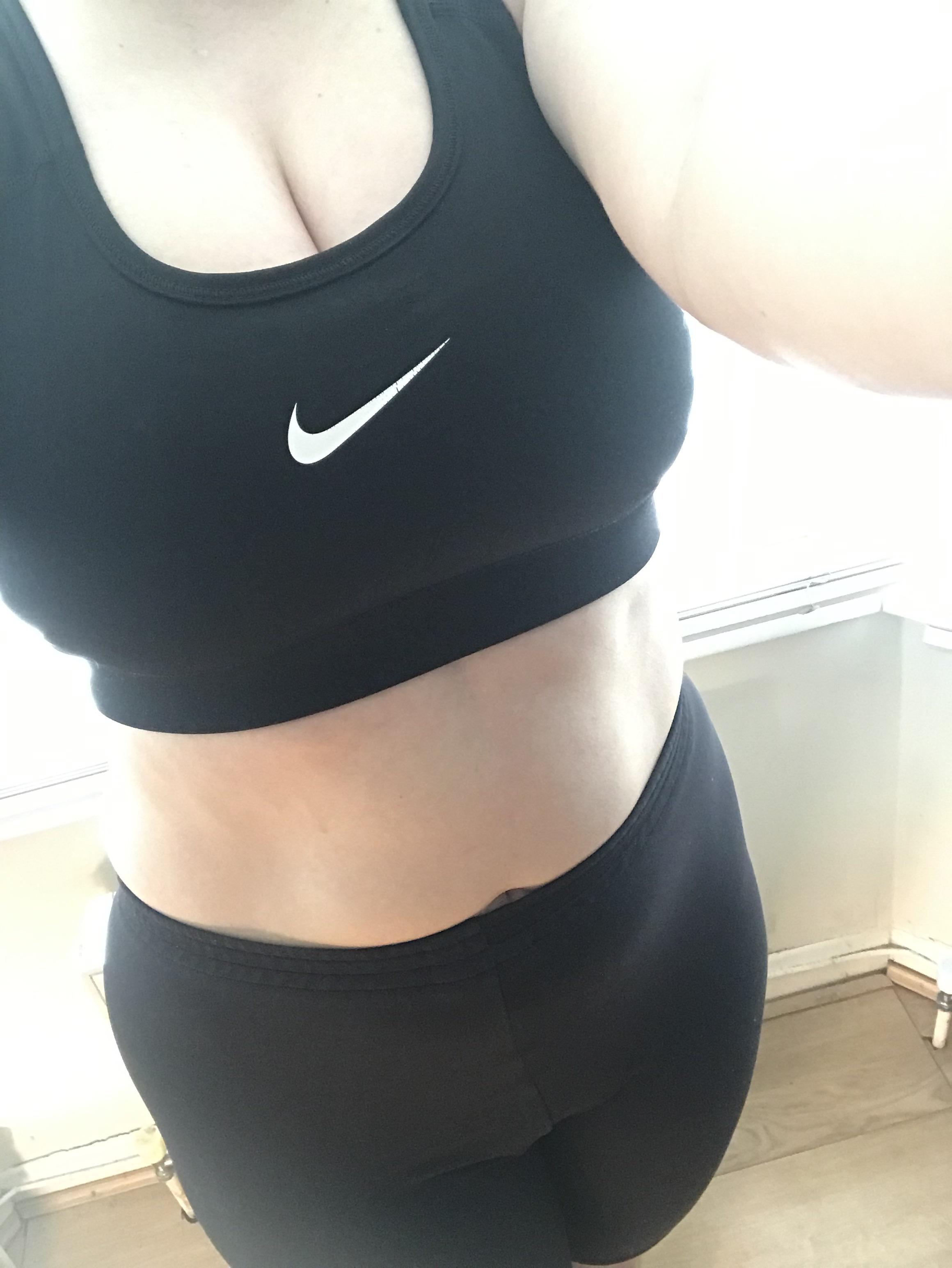 Spot me while I bench press? | Scrolller