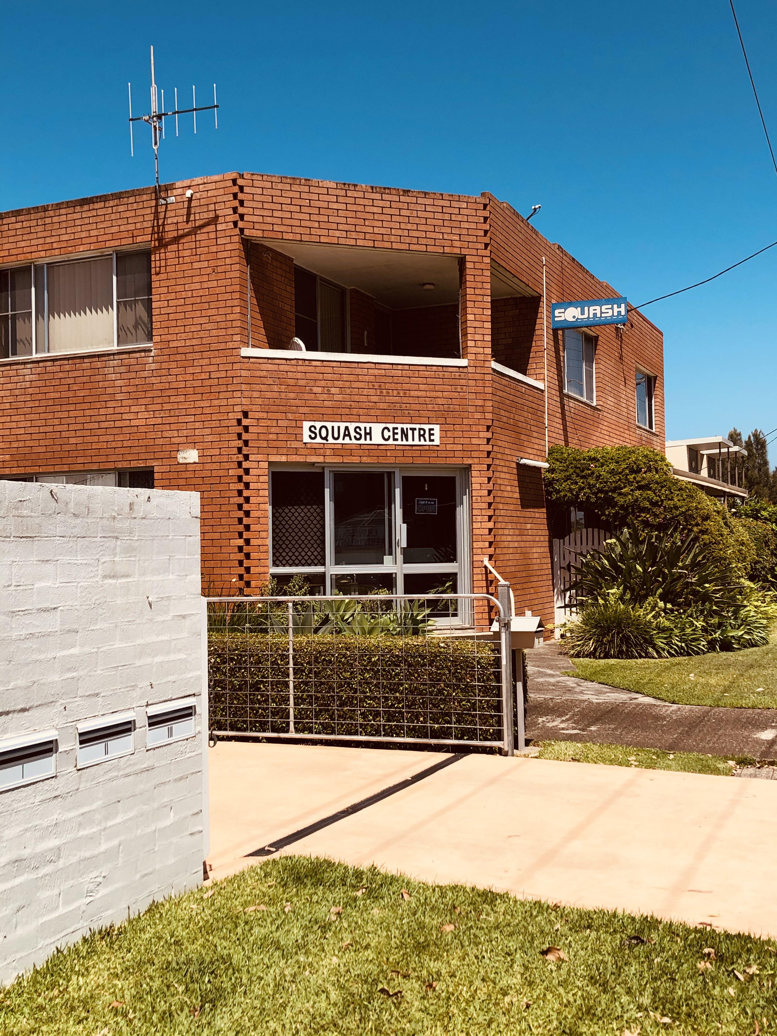 Squashed. | Scrolller