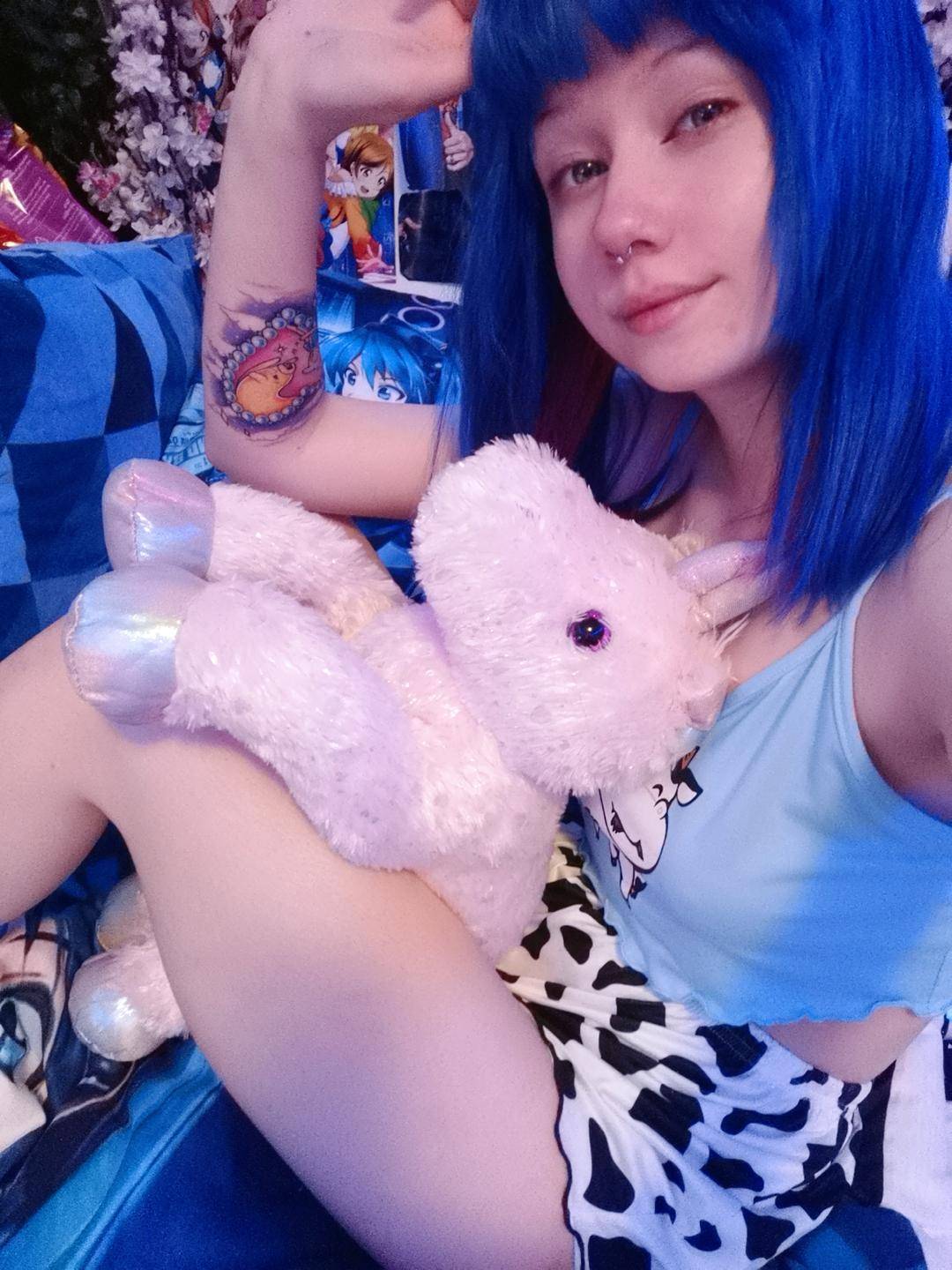 Squishy 🤭💗 | Scrolller