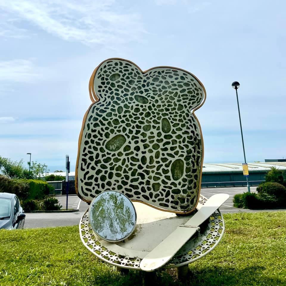 Statue in my city | Scrolller