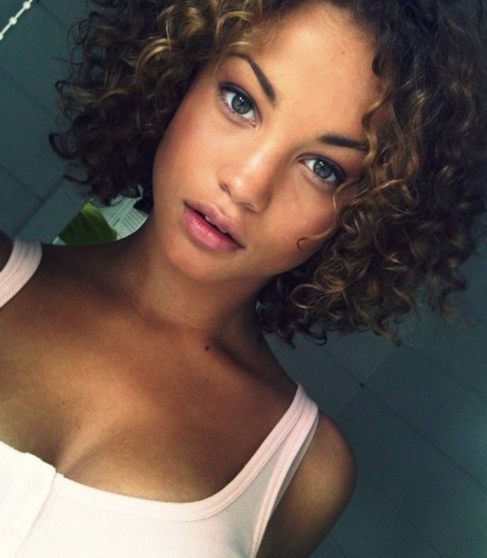 Stephanie Bertram Rose (x-post /r/BeautifulFemales) | Scrolller