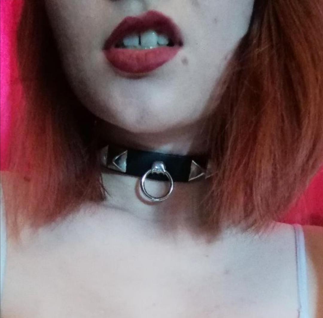 Stiff upper lip | Scrolller