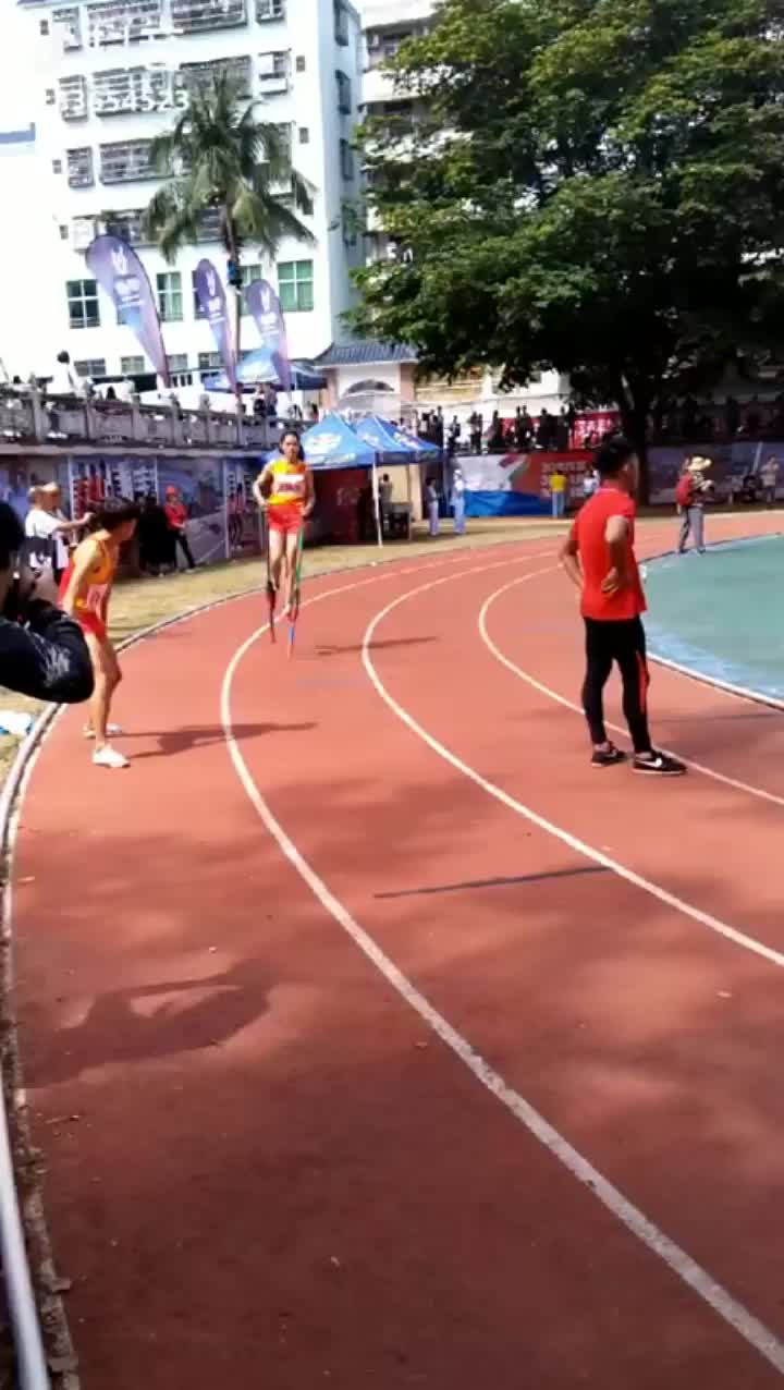 Stilt running | Scrolller