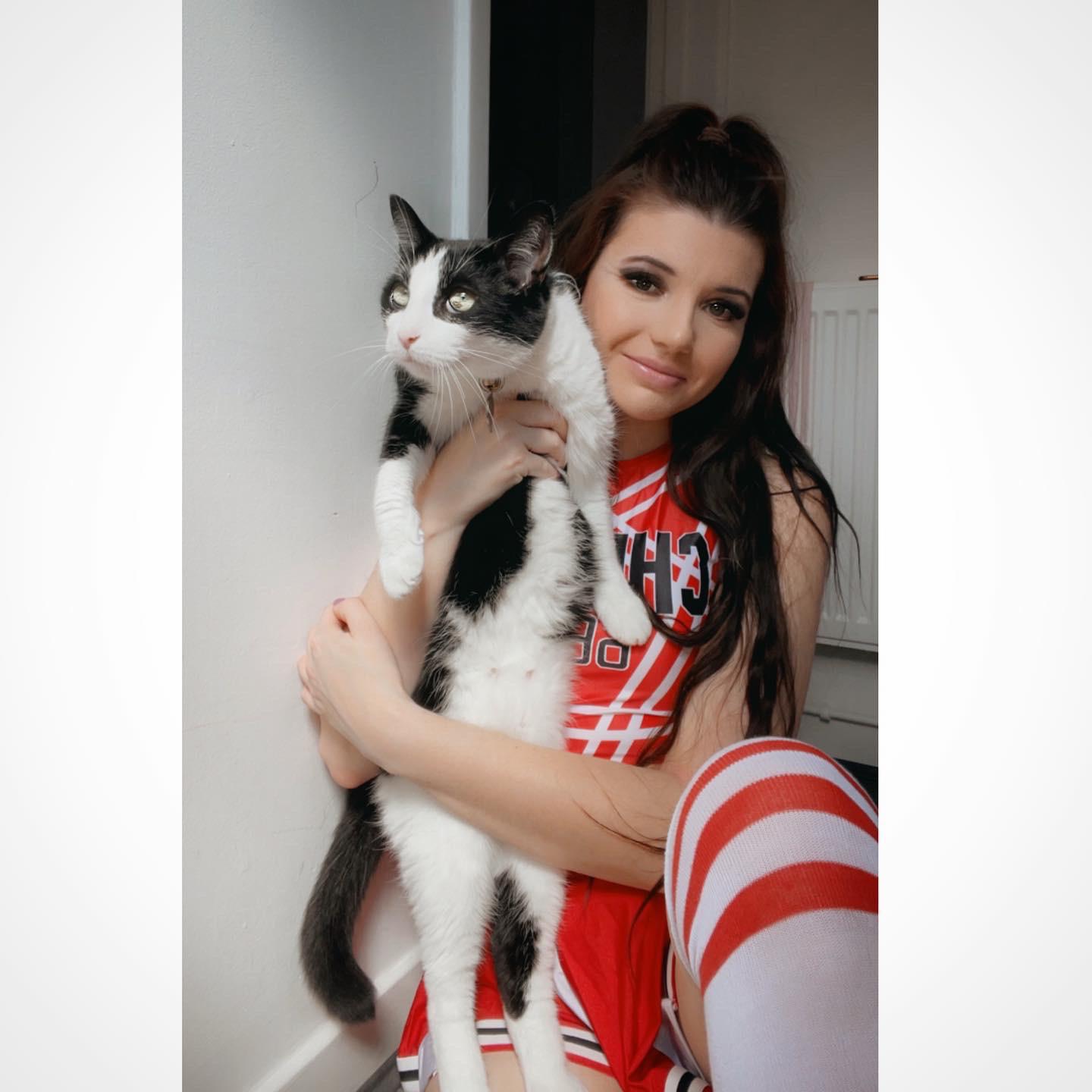 Stitchy boi | Scrolller