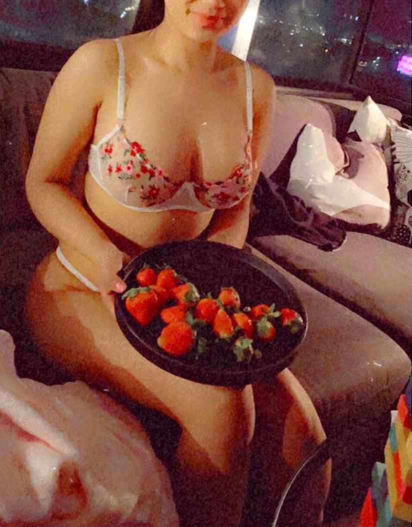 Strawberry’s?🍓 | Scrolller