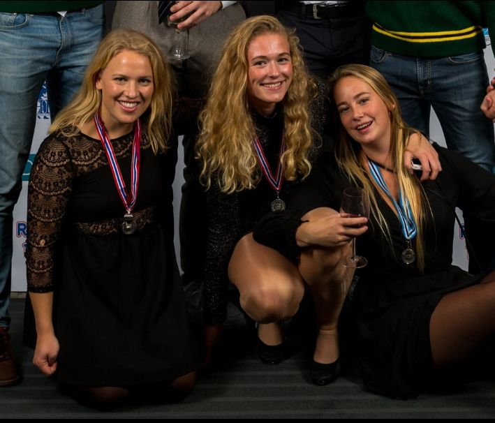 Students | Scrolller