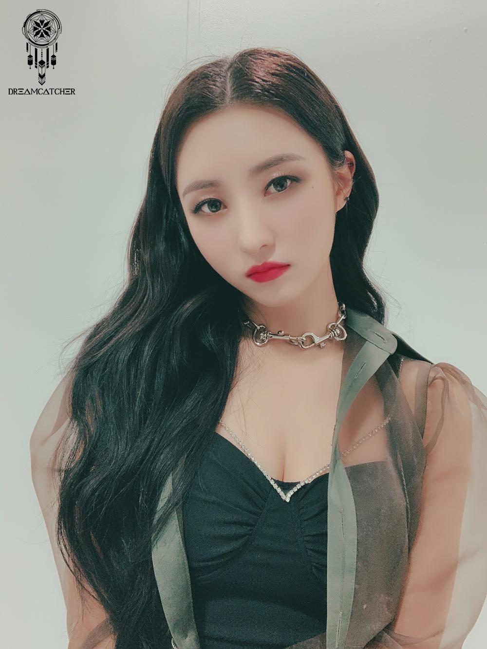 SuA | Scrolller
