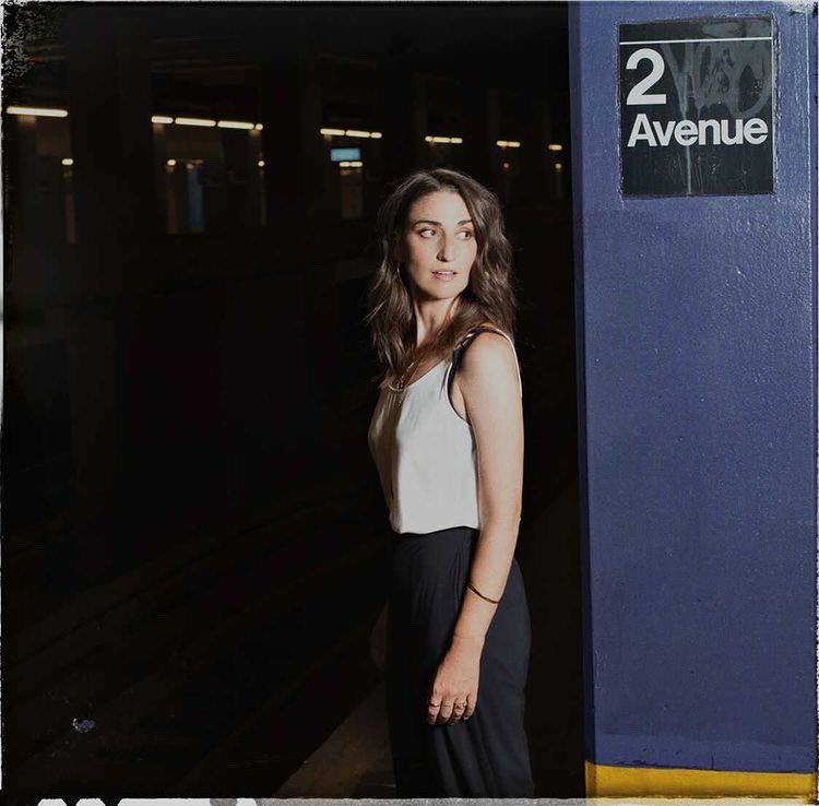 Subway Sara | Scrolller