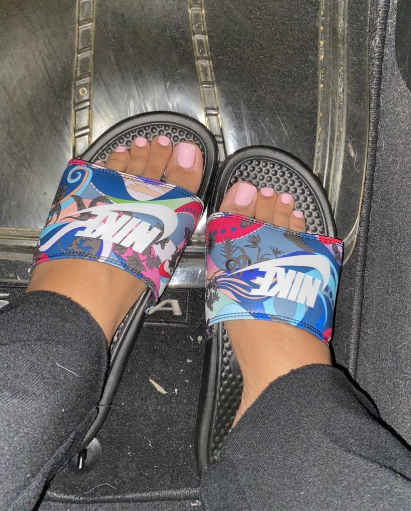 Suckable? | Scrolller