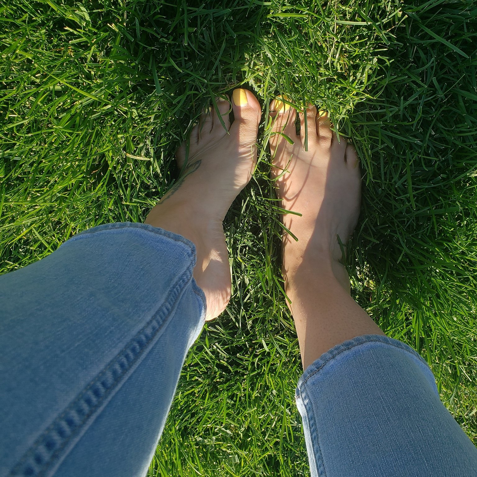 Summer feet | Scrolller