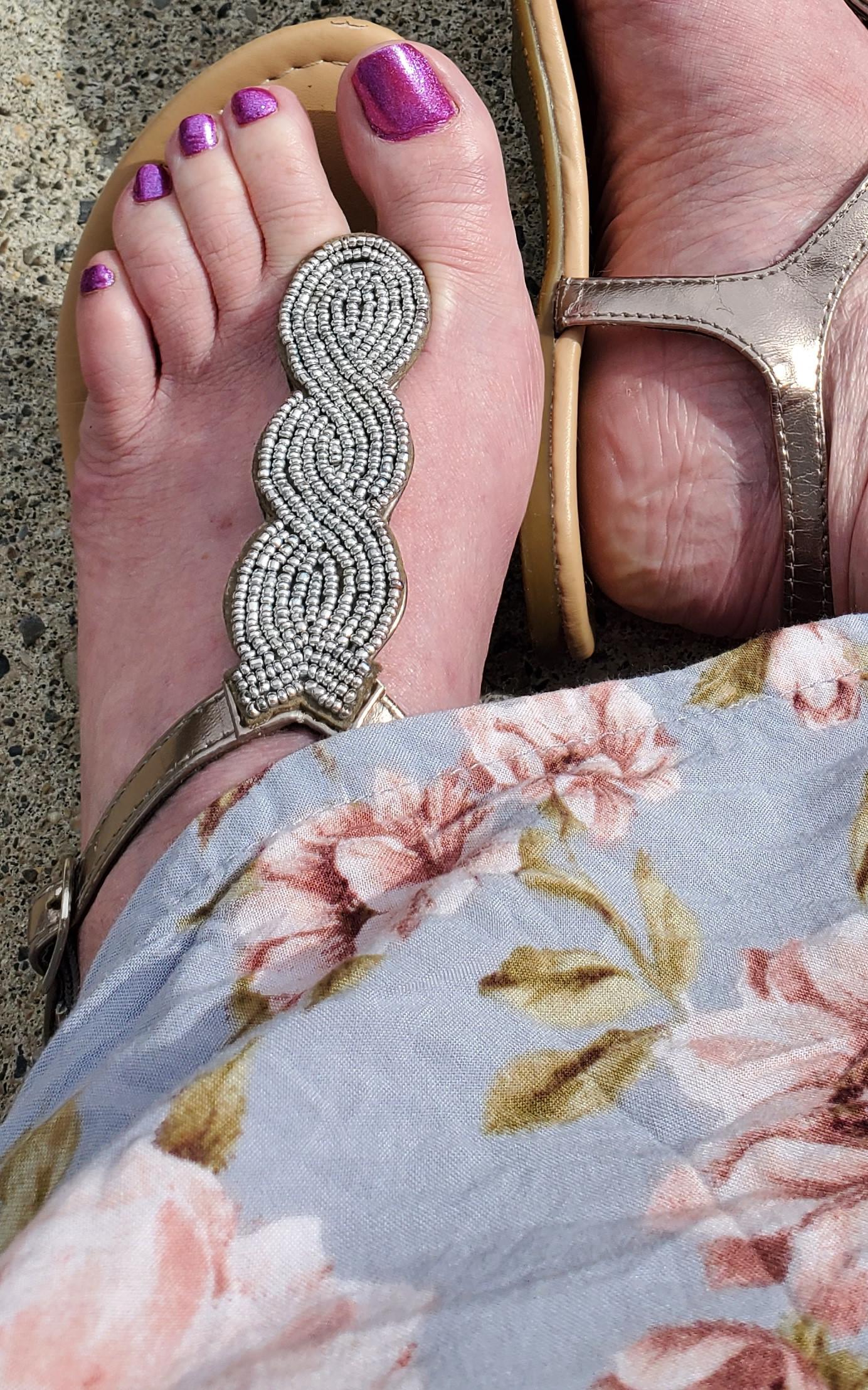 Sun and Sandals! My favorite combo! | Scrolller