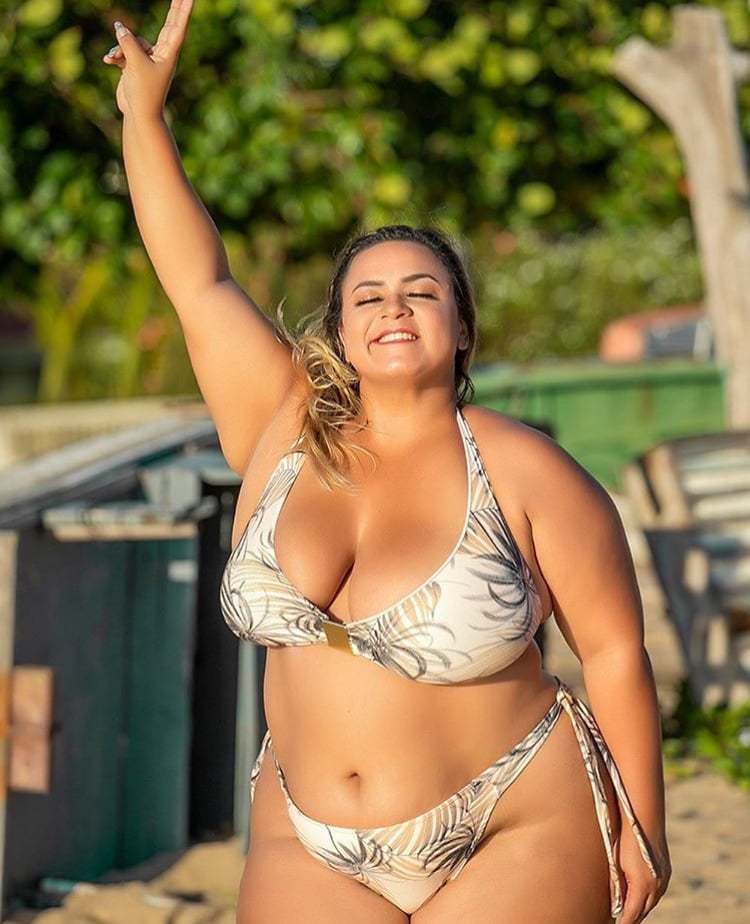 Sun-soaked BBW in a bikini | Scrolller