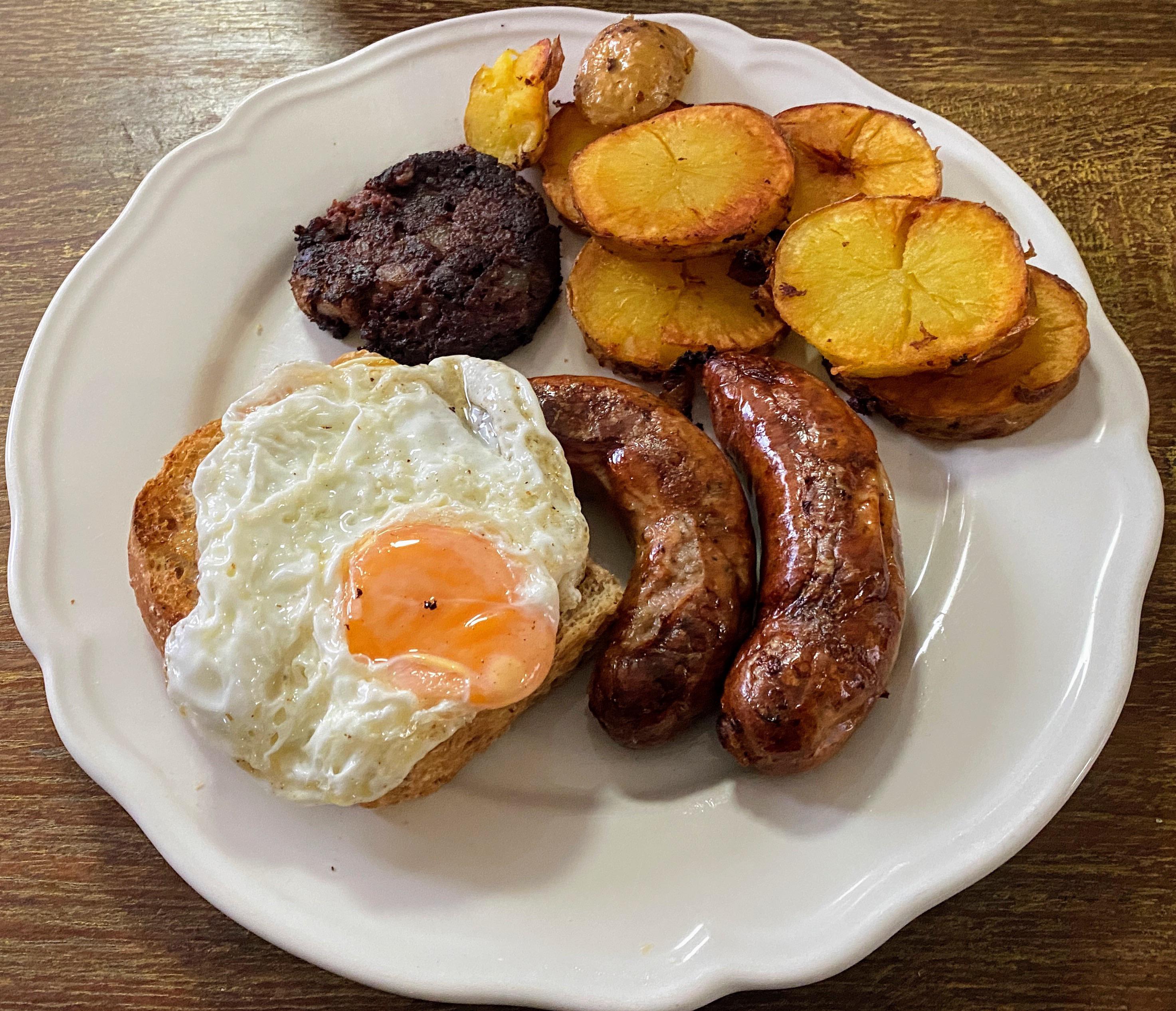 Sunday morning Bangkok breakfast. | Scrolller