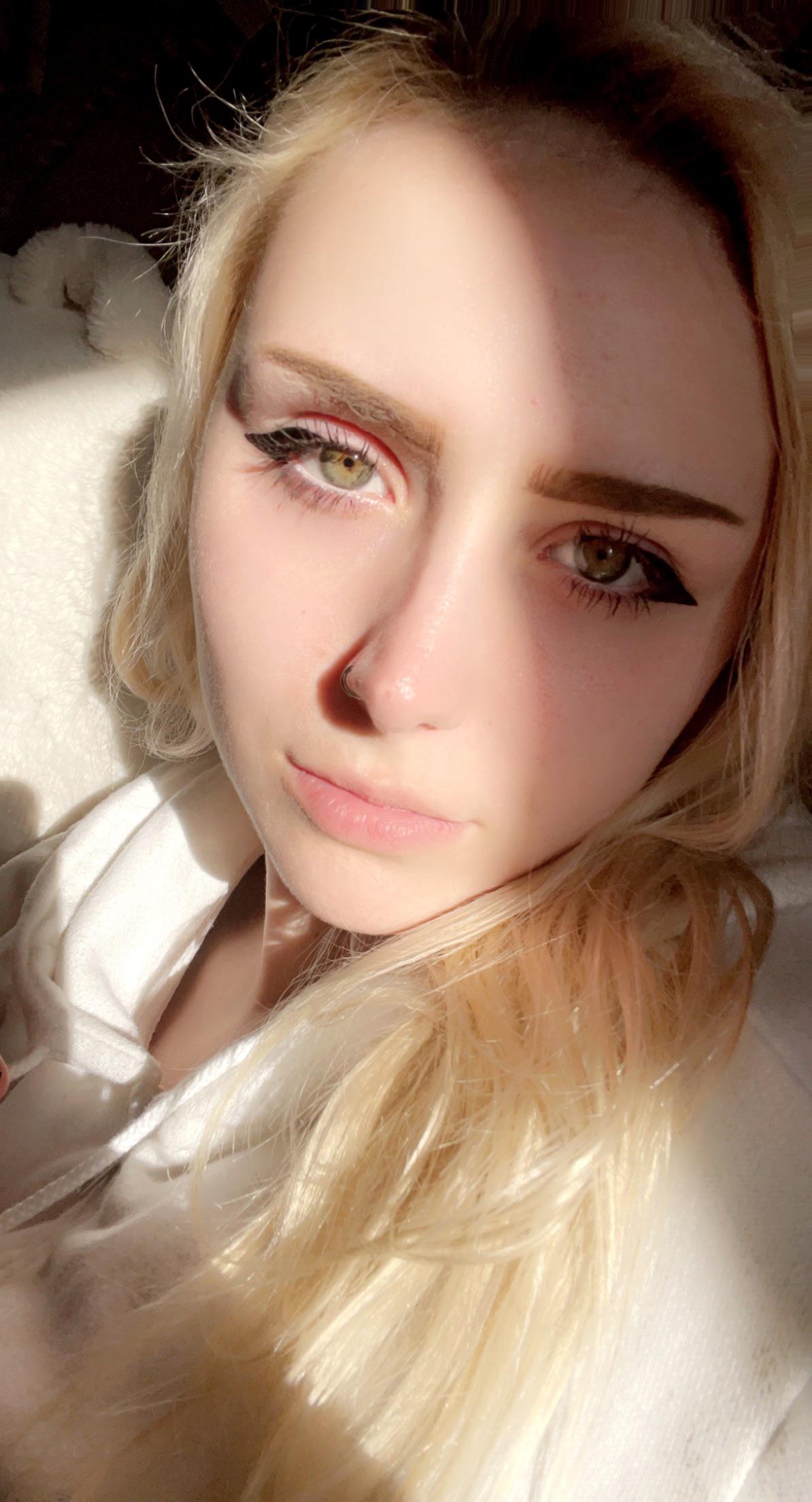 sunlight 🤍 | Scrolller