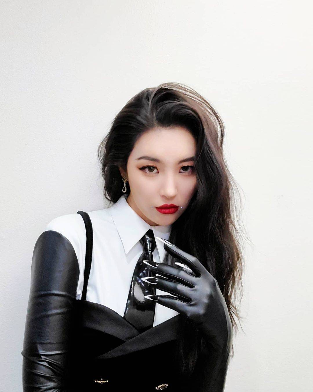Sunmi | Scrolller