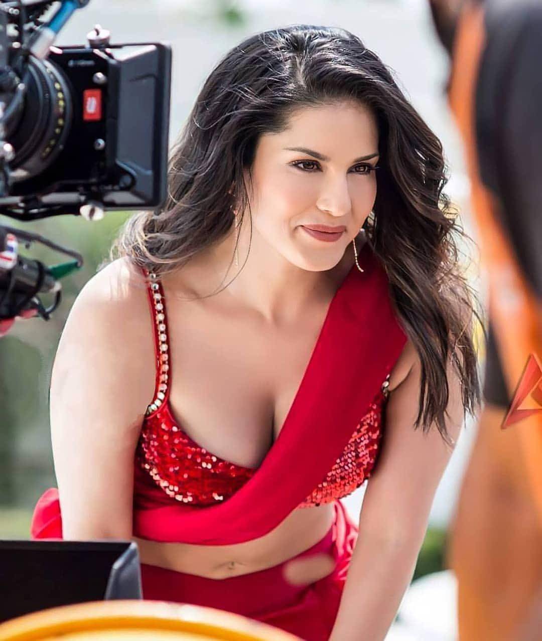 Sunny Leone | Scrolller