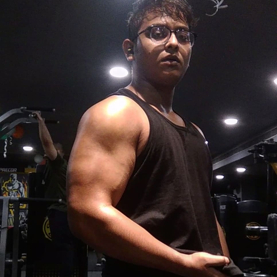 Sup dweebs | Scrolller