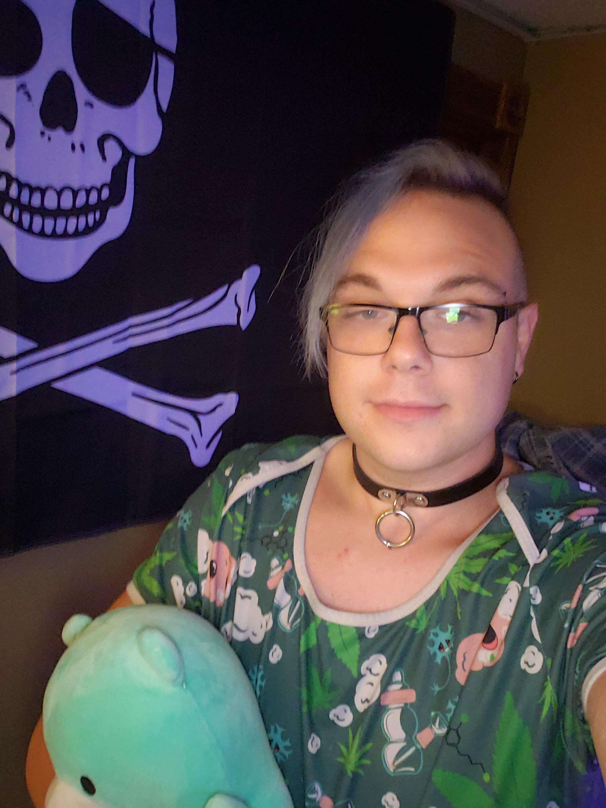 Super high and feeling cute | Scrolller