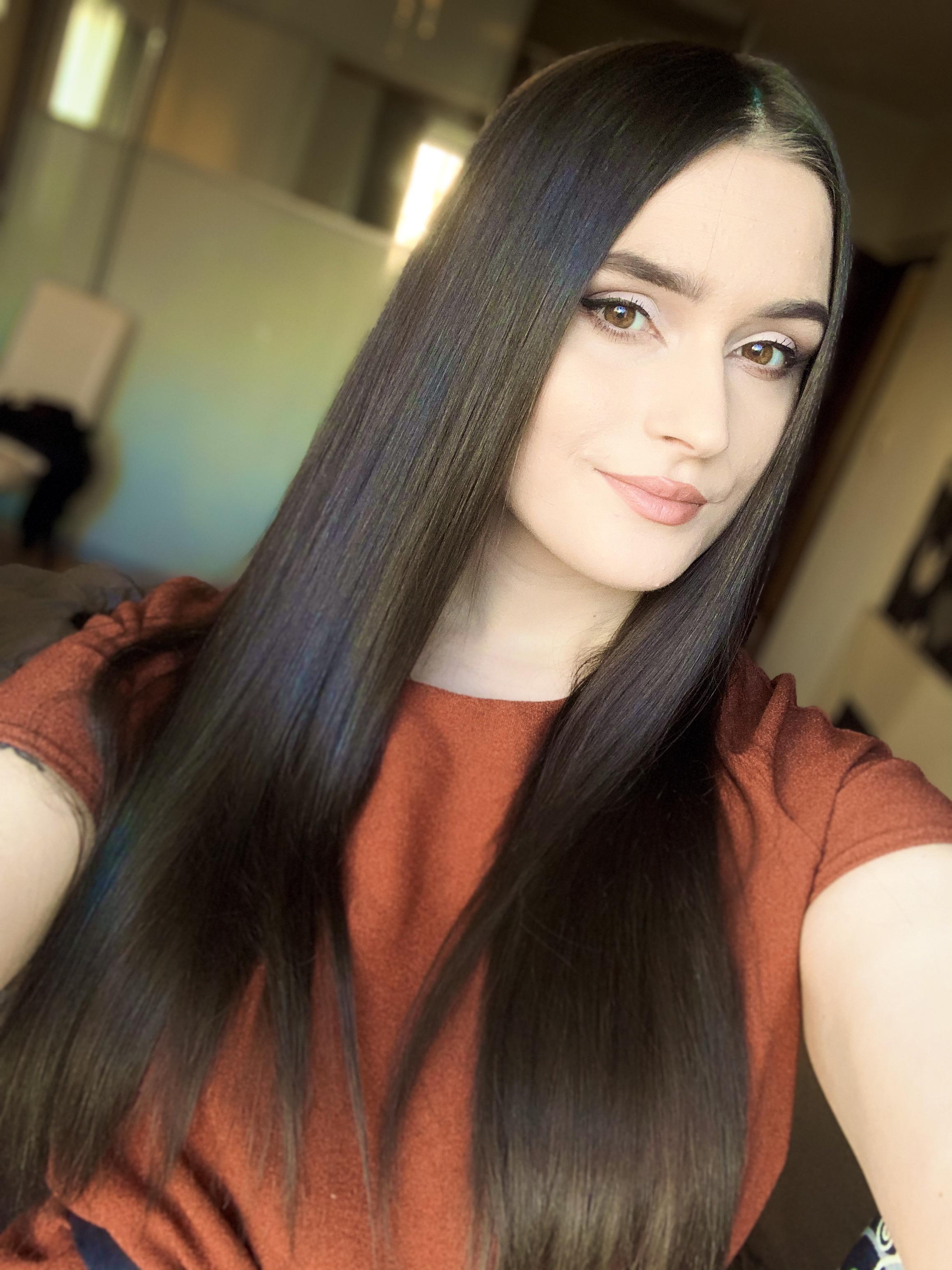 Super straight hair for me today 🤔 | Scrolller