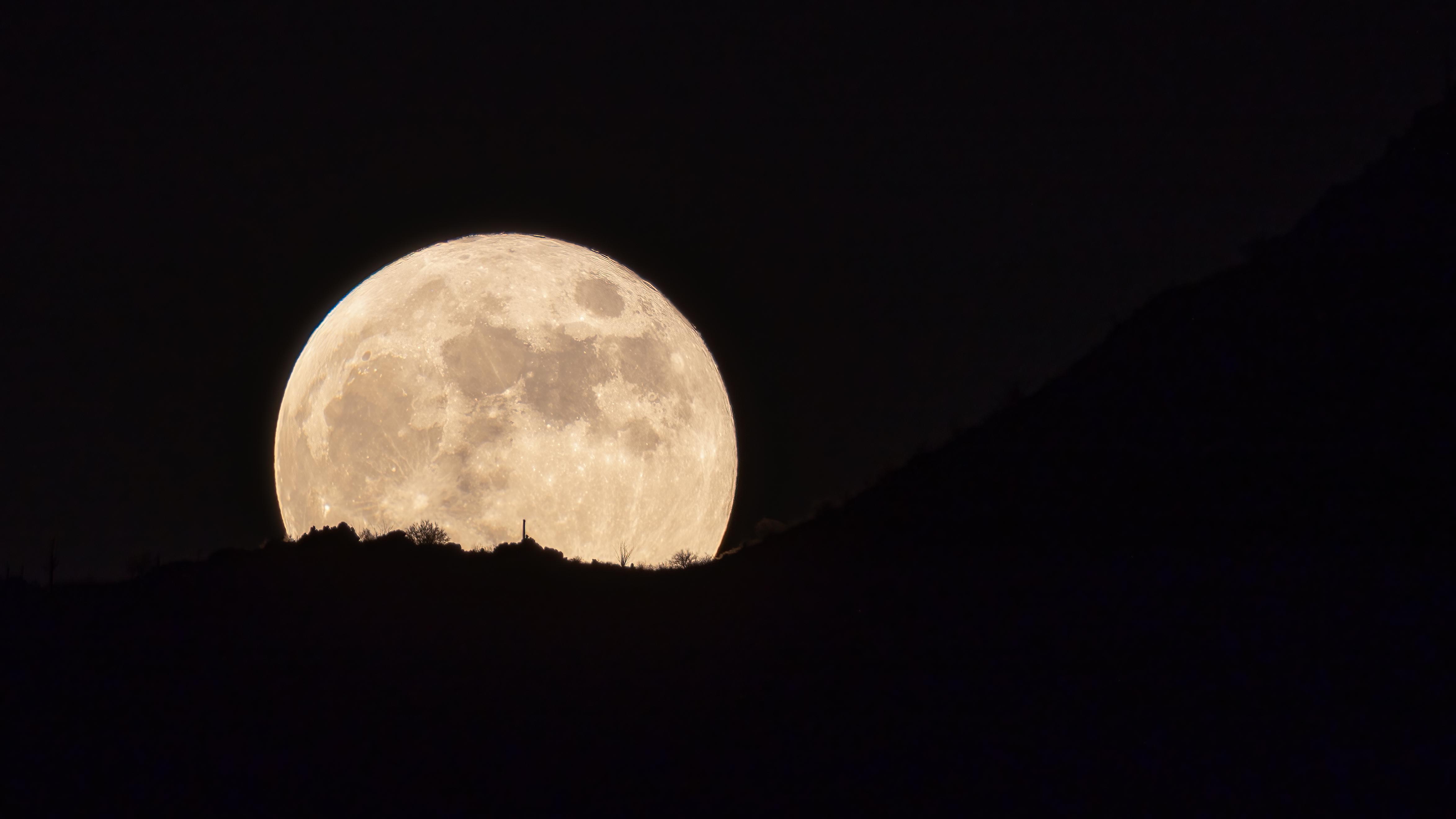 Supermoon over the SanTan Mtns. | Scrolller