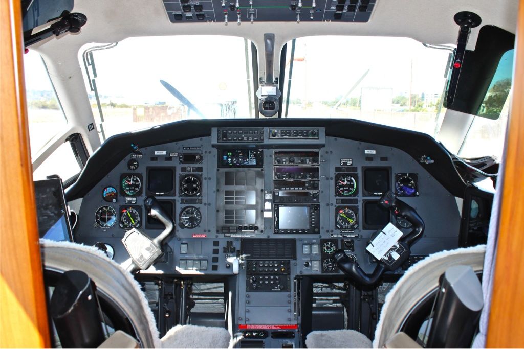 Surf Air Pilatus PC-12 Cockpit | Scrolller