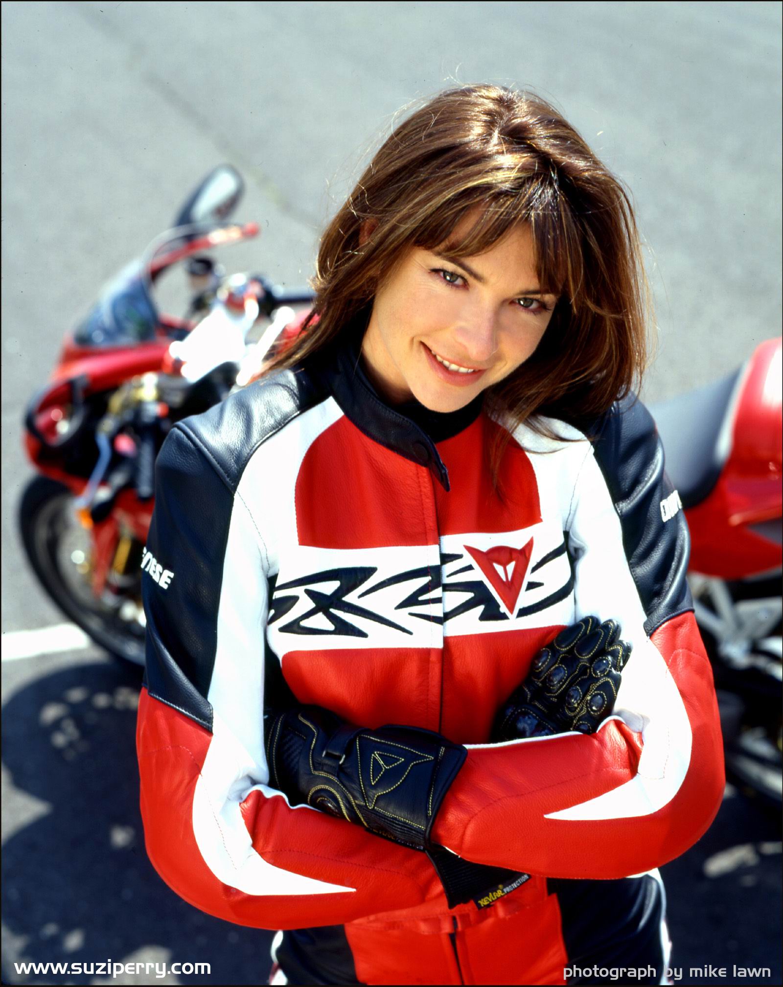 Suzi Perry Scrolller