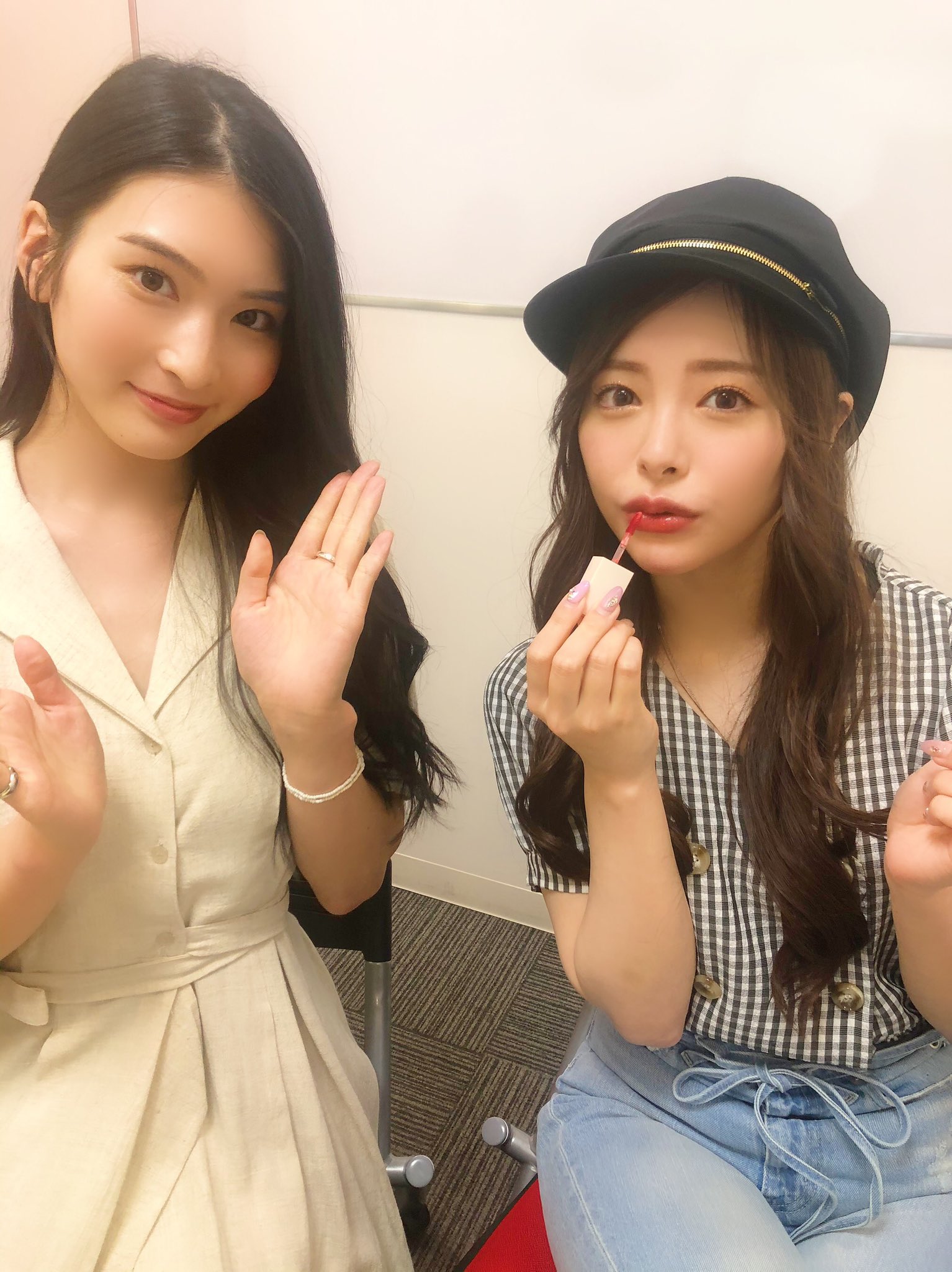 Suzu Honjo and Yuna Ogura | Scrolller