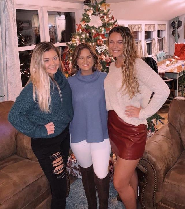 Sweater weather | Scrolller