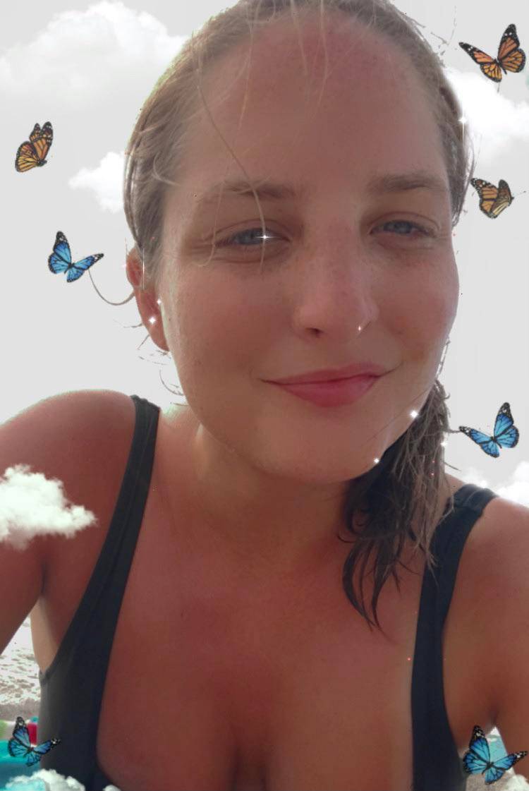 Sweet summertime 🌞🦋 (26F) | Scrolller